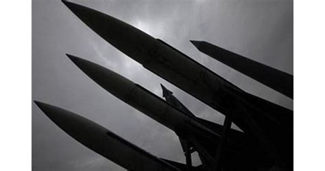 Китайски ракети край границата с Русия Кремъл обаче не се тревожи