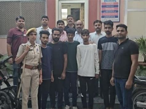 5 Accused Arrested With 2 Illegal Pistols 3 Cartridges 2 पिस्टल 3