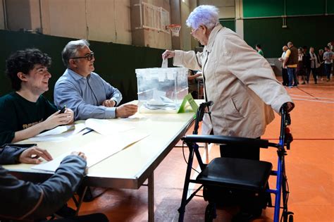 Los Conservadores Del PP Se Imponen A Los Socialistas En Las Elecciones