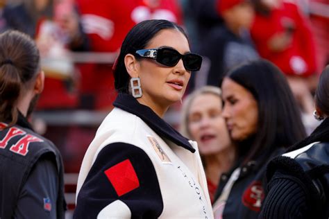 George Kittles Wife Claire Kittle Turns Heads With Nola Dump