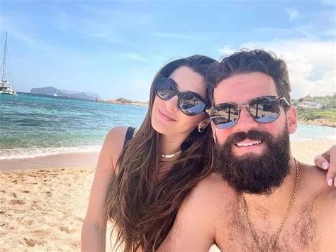 Man Utd Wags Losing Out To Liverpool With Instagram Fans Preferring