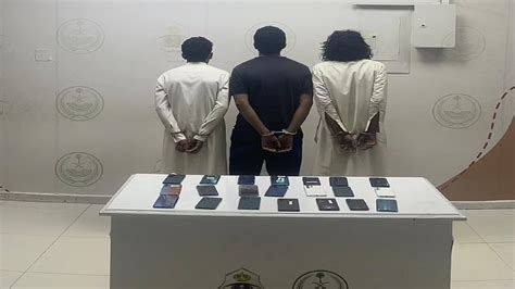 شاپنگ سینٹر سے 26 موبائل چوری کرنے والا گروہ گرفتار Urdu News اردو نیوز