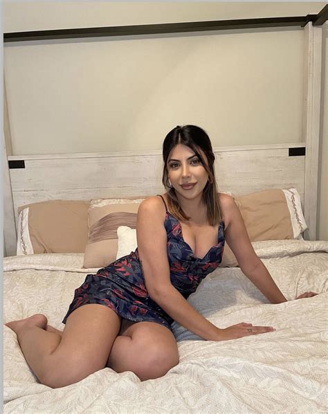 Jessica Awadiss Feet