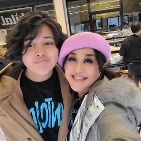 7 Potret Adrian Bago Putra Paramitha Rusady Yang Jarang Diekspose And Kini Sudah Dewasa Foto 1