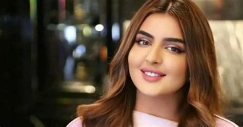 زوجة حاكم دبي تخطف الأضواء بجمالها من ابنتها الشيخة مهرة في حفل تخرج