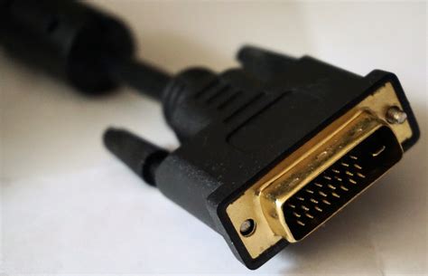 Faszinierend Annehmen Münzwäscherei monitor kabel arten Einschlag viel