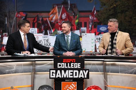 Espn ‘college Gameday Announces Guest Picker For Oregon Vs Ohio State