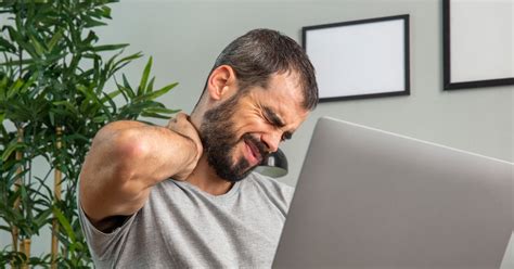 5 Ejercicios Que Pueden Corregir La Postura Y Eliminar El “cuello Tecnológico” Infobae