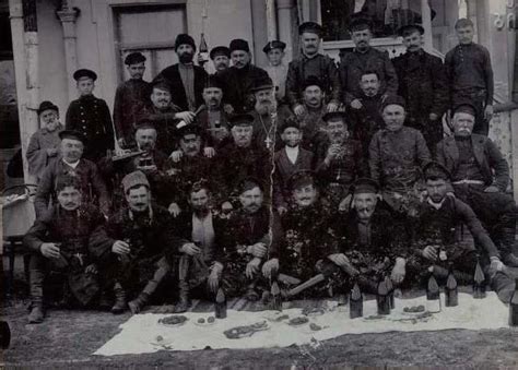 დუქანი ძველი საბურთალოს მაცხოვრებლები აღნიშნავენ აღდგომის დღესასწაულს 1915 წელი ფოტო