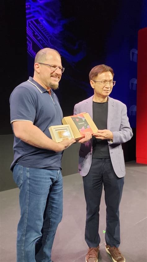 黃仁勳、蘇姿丰等巨頭齊聚computex 黃志芳用台灣味鳳梨酥串連國際大咖 生活 三立新聞網 Setncom