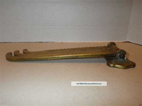 Vintage Solid Brass Three 3 Swing Away Arms Nesting Wall Hooks Hanger