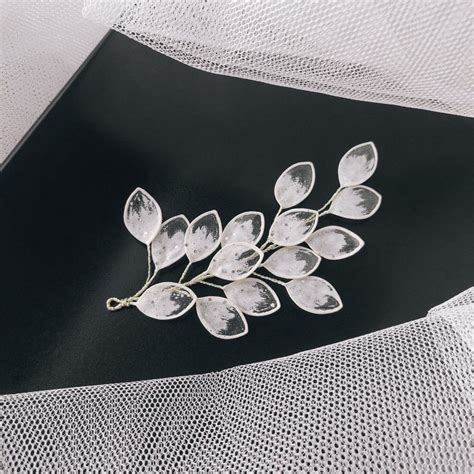 Веточка в прическу из листиков в технике витраль Свадебные украшения Свадебные поделки