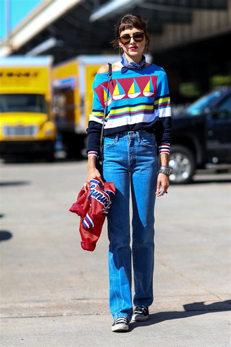 What To Wear With High Waisted Jeans Stylecaster