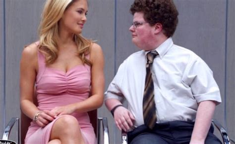 Хүүхнүүдэд эр хүнийг дур булаам харагдуулдаг 11 чанар