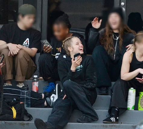 შაილოს ახალი პაპარაცული ფოტოები Ambebi Ge