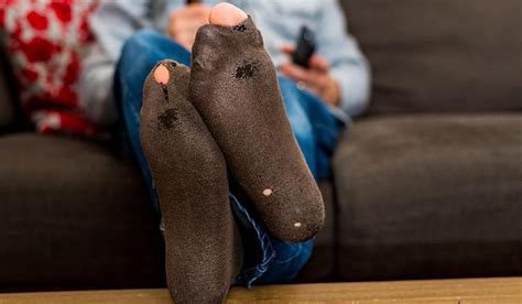 How To Prevent And Treat Toenail Fungus Symptoms Risk Factors And