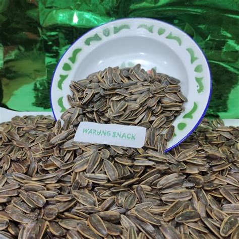Jual Kuaci Hitam Biji Bunga Matahari Manis 1kg Shopee Indonesia