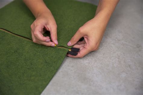 Hand Sewing Zipper On Diy Felt Case Diy Computer Case Felt Case Felt