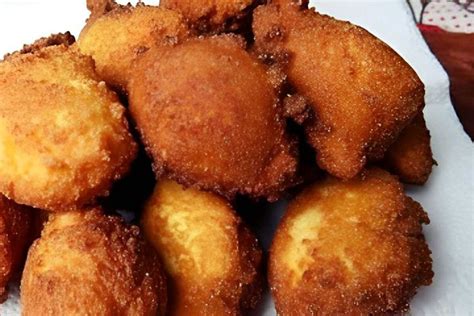 Bolinho frito de fubá muito sequinho saboroso e perfeito para servir