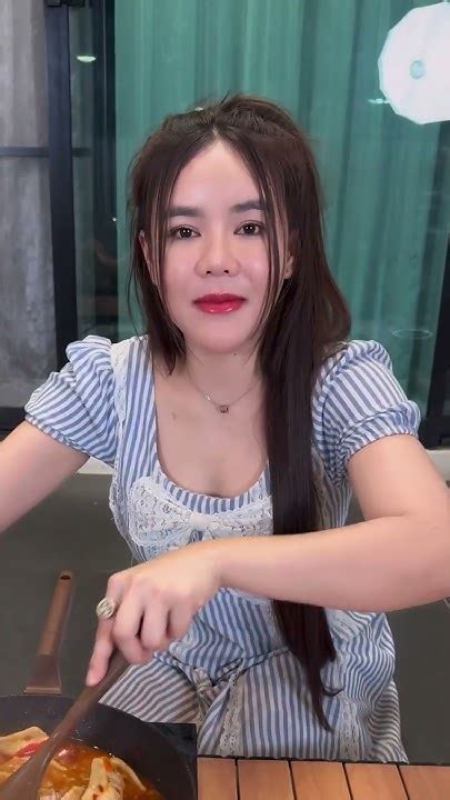 ปีกไก่ผัดใบโหระพา Youtube