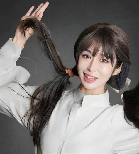 뿅 스친들아 오늘 내 생일이야 🎂 생일을 맞아서 잠깐 내 이야기를 나눠도 될까 17년 전 사랑하는 우리 엄마는 교통