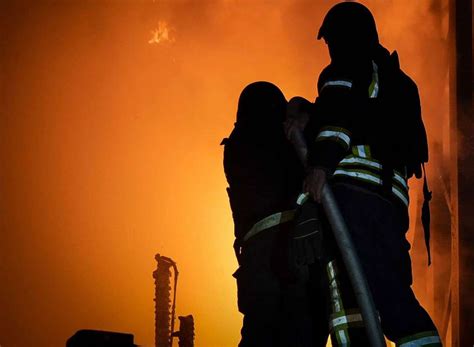 Пошкоджена багатоповерхівка поліклініка та дитсадок наслідки удару ворога по Одесі фото