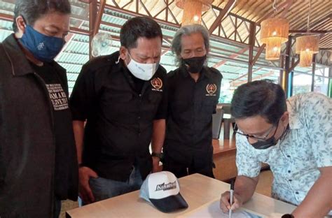 Tim Motoris JKW PWI Mendapat Dukungan PT King Tire Indonesia