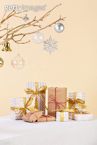 백그라운드 오브젝트 묘사 스튜디오촬영 실내 장식품 인조물건 크리스마스 국경일 크리스마스오너먼트 크리스마스데코레이션 겨울 눈송이 크리스마스트리