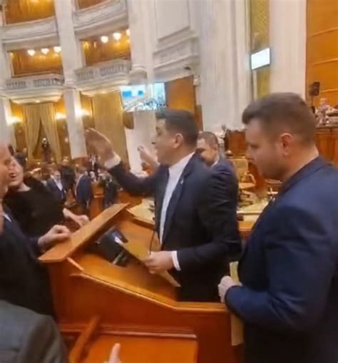 ”te Abuzez Sexual Scroafo” George Simion Către Diana Șoșoacă