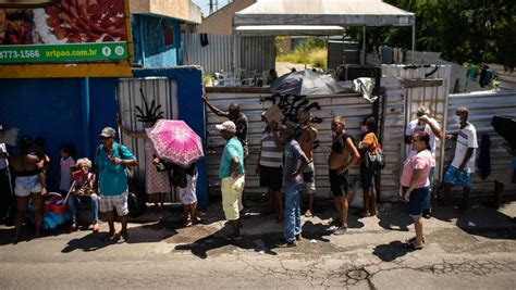 Renda Per Capita Dos Brasileiros Cai A R E Atinge Menor Valor Em Dez Anos
