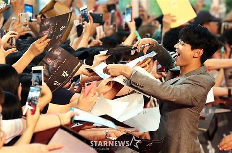 포토 민호 어느 것을 고를까요