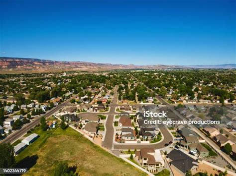 Fruita Colorado 이른 아침 봄철 주택 미국 서부 날씨 및 계절 사진 시리즈의 주거용 주택 세분의 공중 전망 0명에