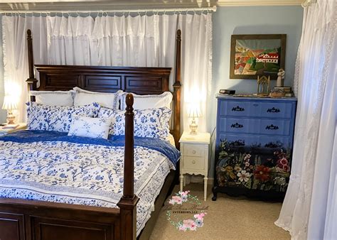 How To Make An Off Center Window Disappear