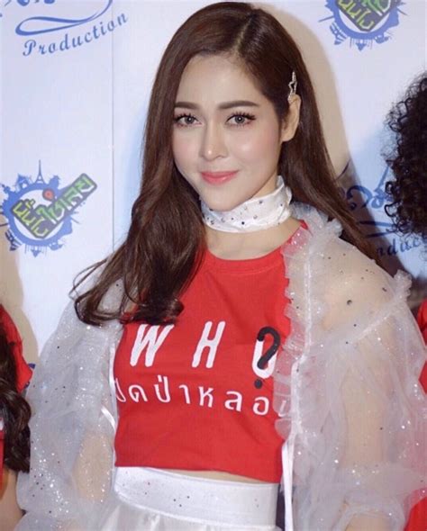 เปิดโปรไฟล์ ดาราสาวร้อนฉ่า จูน นาตาชา เศรษฐีนีใจบุญ แถมติดดิน