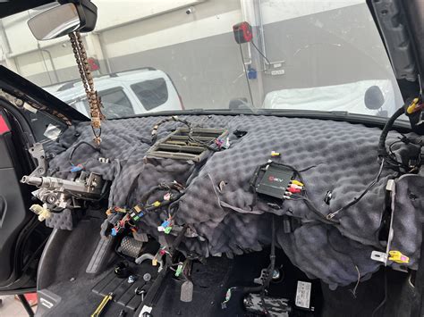 Procomfort шумоизоляция авто в СПБ за 1 день тишина в салоне с пожизненной гарантией