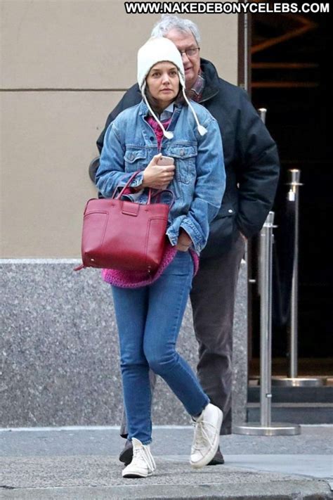 Katie Holmes New York Posing Hot Beautiful Celebrity Babe Paparazzi