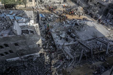 صحيفة الشرق الأوسط إسرائيل تكثّف ضرباتها على غزة تمهيداً لهجوم بري