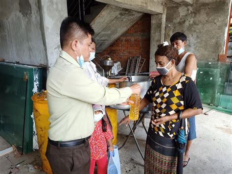 တောင်ဥက္ကလာပမြို့နယ်၊ အမှတ် ၇ ရပ်ကွက်တွင် ဆန်၊ ဆီ၊ ကြက်ဥများအား သက