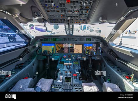 G450 Gulfstream Jet Cockpit At Dubai Air Show 2015 In Dubai Uae Stock