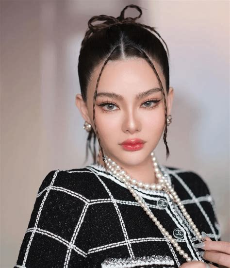 ខានឃើញយូរហើយ ចេញមកលើកនេះ Due លេងស្ទាយ៍ស្អាត នៅសមុទ្រ ហ្វេនមើលឡើងភ្លឹ ក Khmerload Cambodia