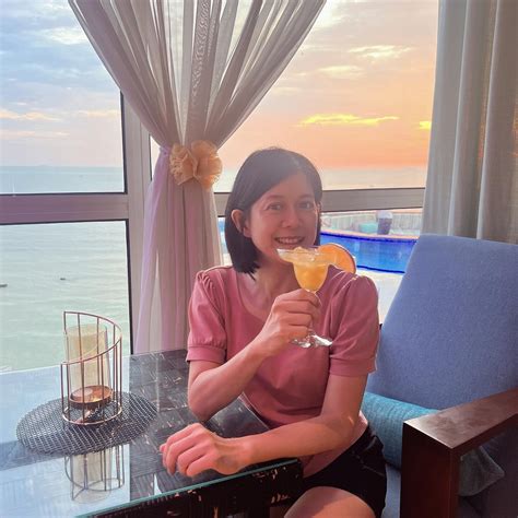 Yongyong Wong 做个有底气的女人 不只有身上的包包 脸蛋上的化妆品