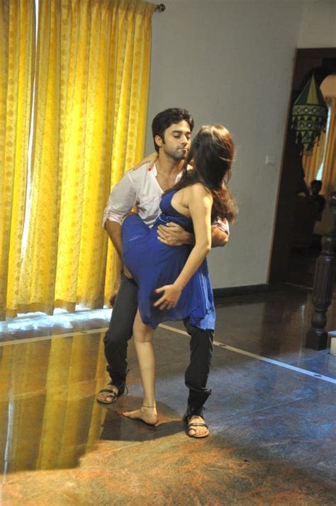 Actress Hot Images Sada Maithili Shooting Spot Photo Set