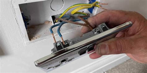 How To Change A Plug Socket Uk Guide By Diy Works