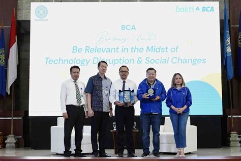BCA BCA Director Gives Udayana University Babes Tips For Facing Technology Disruption And