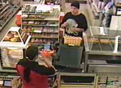 7 Eleven Clerk Stabbed During Robbery