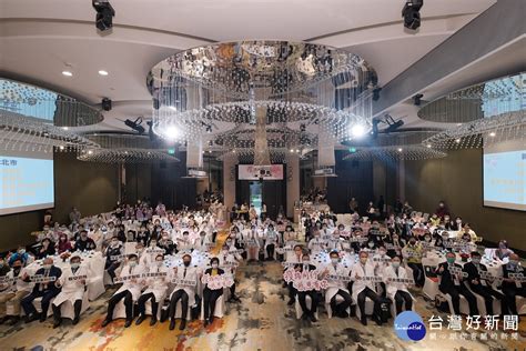 守護新北市民健康 侯友宜頒防疫貢獻獎等有功單位