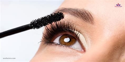 Castor Oil For Eyelashes Is This The Secret To Luxurious Lashes