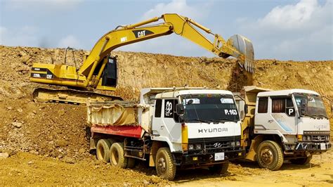 The Best Equipment Excavator Caterpillar 320bl Digging Soil To Dump