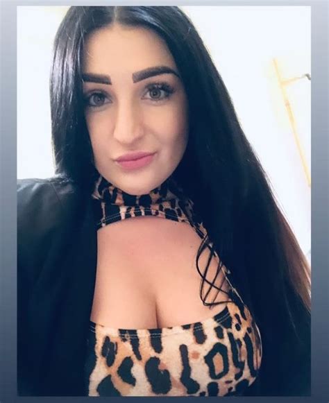 Caught Kinge Blowjob In The Car Pic