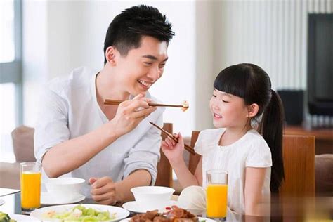 爸爸的参与至关重要：仅凭妈妈的力量不足以培养出杰出的孩子